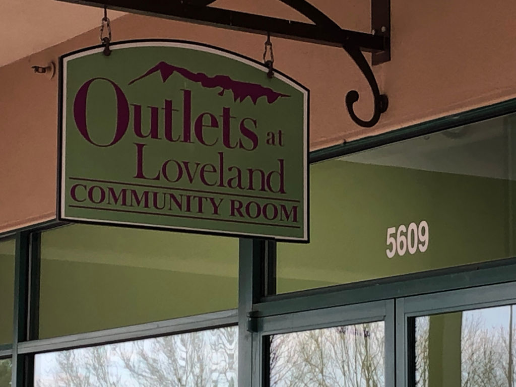 Outlets-Community-Room | TableTop Networking